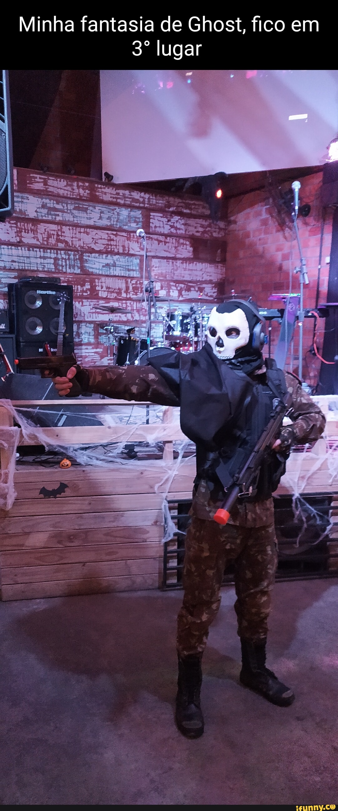 Minha fantasia de Ghost, fico em lugar I - iFunny Brazil