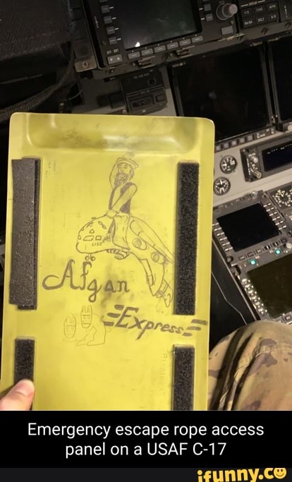 Emergency escape rope access panel on a USAF C-17 - iFunny Brazil